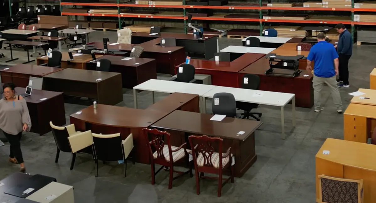 Choosing the Right Desks for Your Office Space | LW Office Furniture in ...