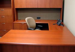 Used Furniture Desks | LW Office Furniture in Cincinnati, Lexington and ...